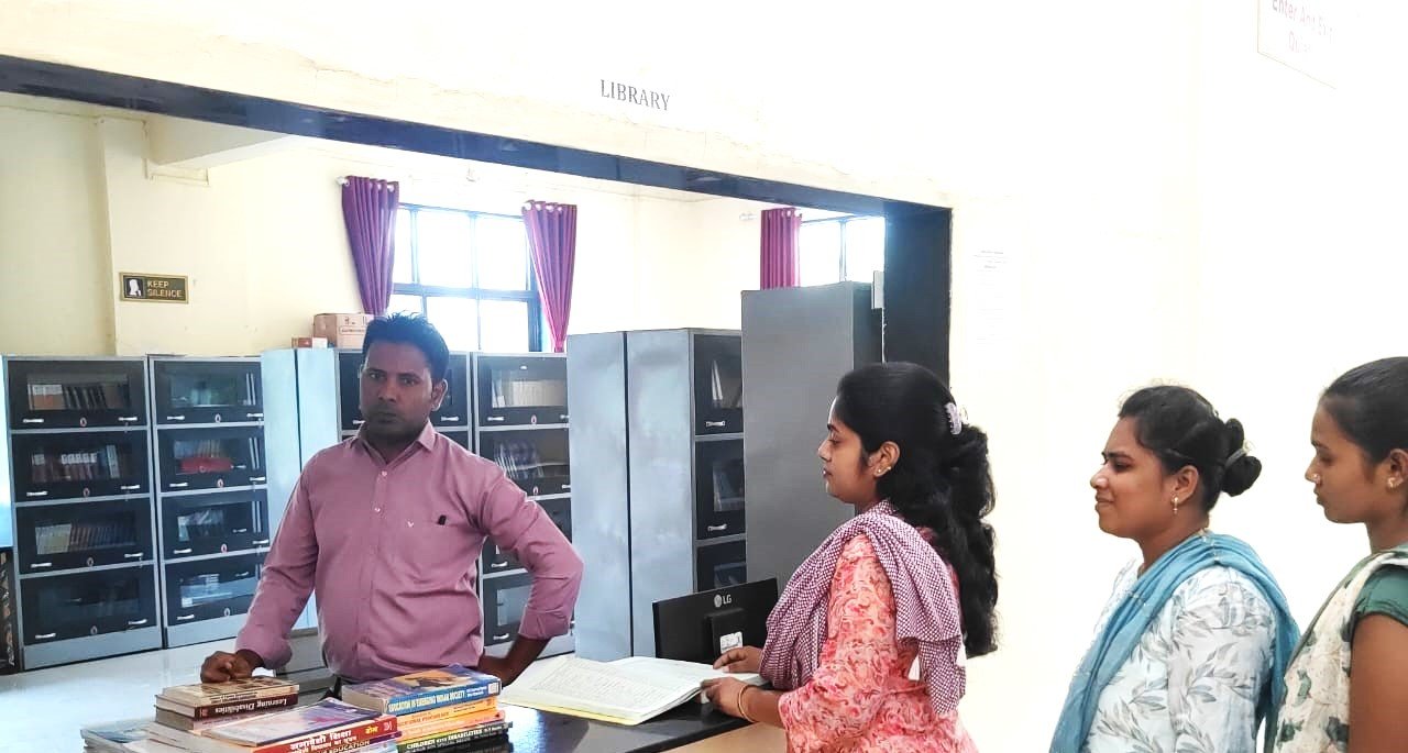 Library - M.S College of Law, Wada